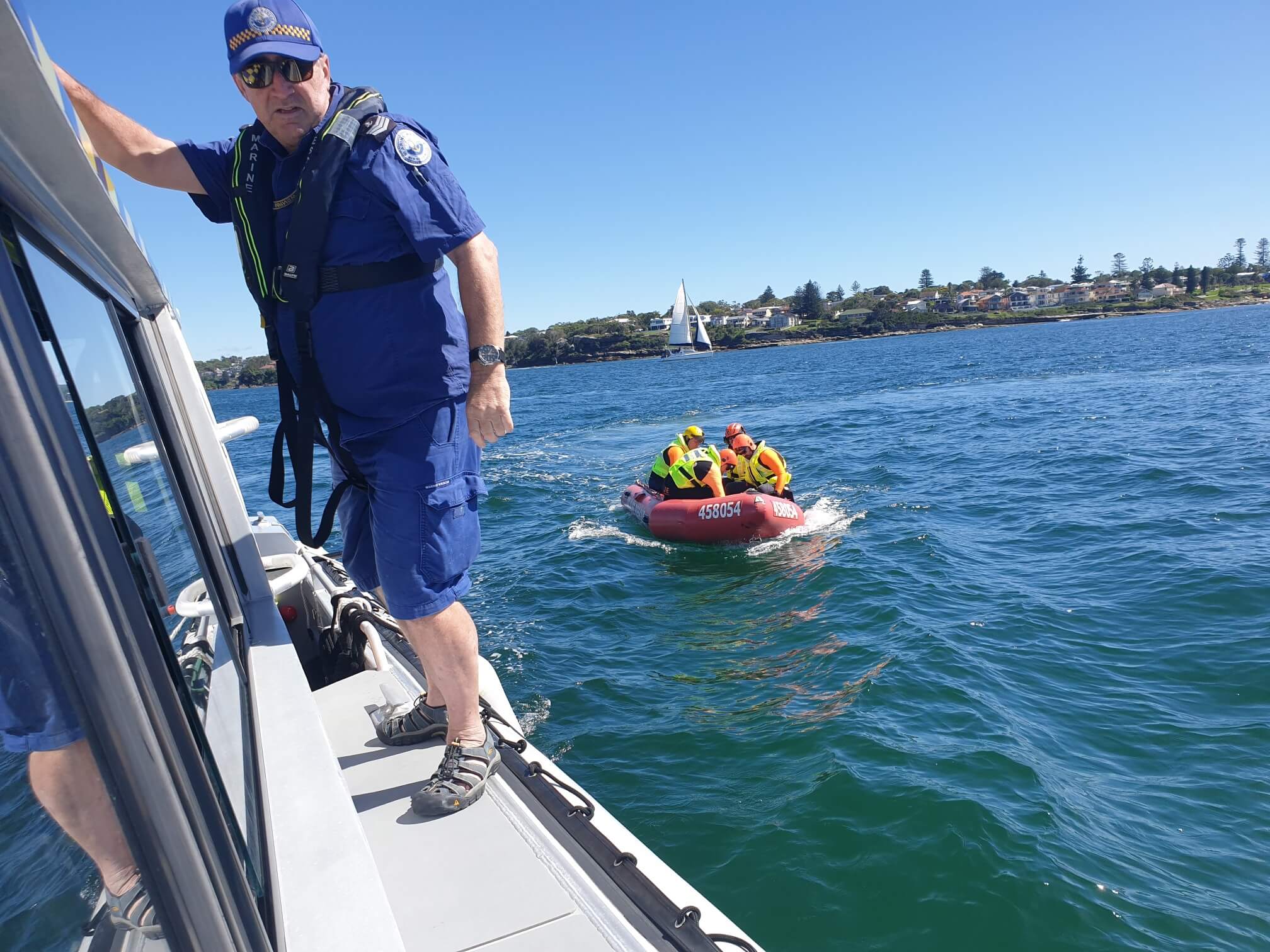 Marine Rescue volunteers take part in NSW NPWS whale disentanglement ...