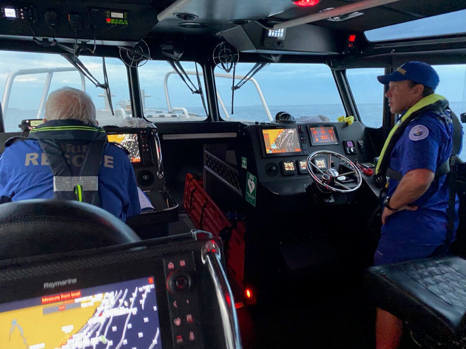 Marine Rescue NSW crew responds to sinking vessel off Illawarra Coast ...
