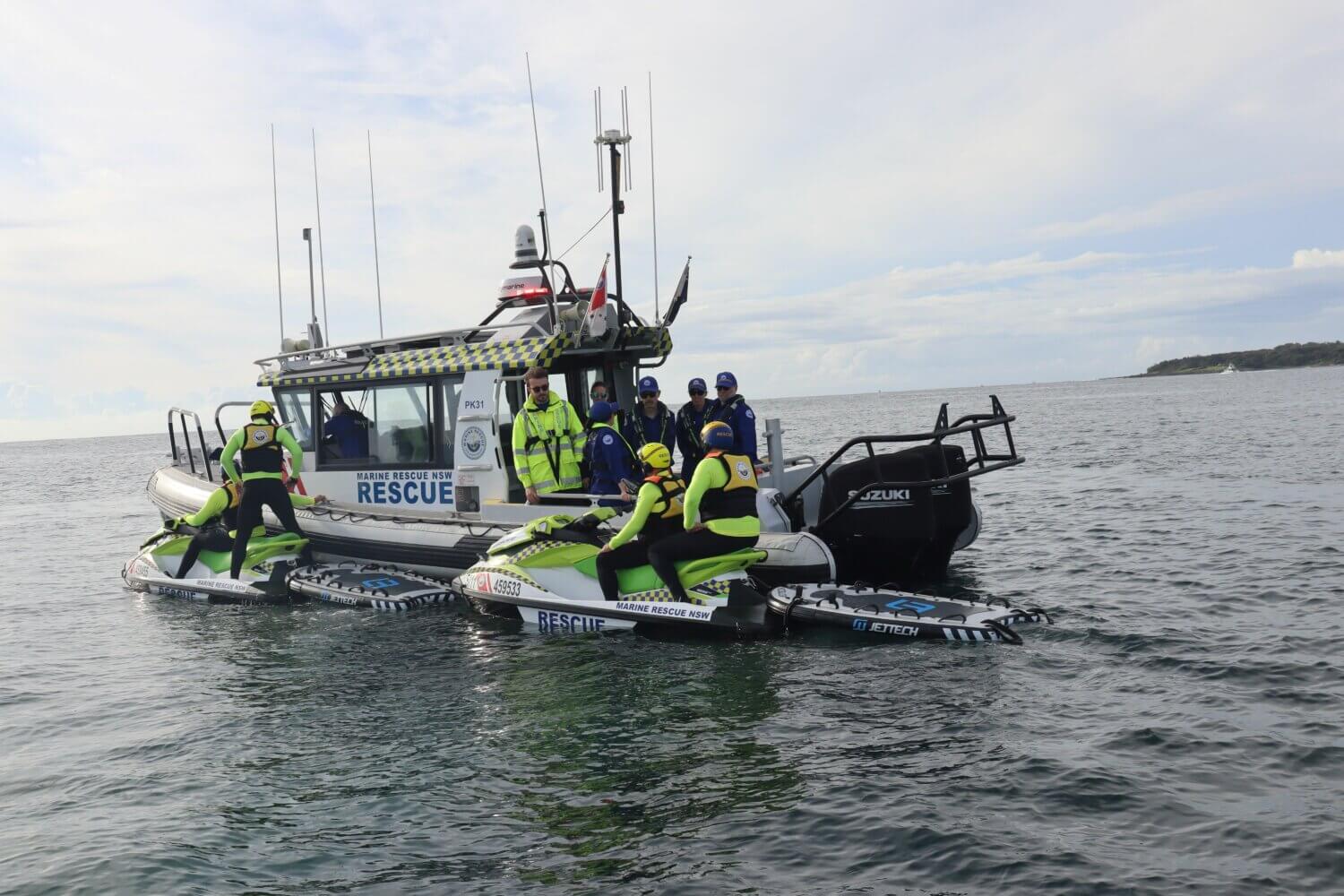 Marine Rescue NSW volunteers hone their skills on Illawarra Coast ...