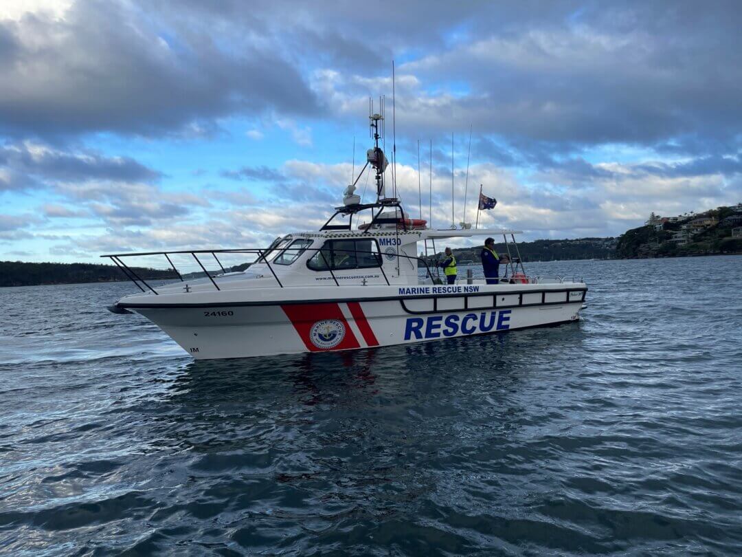 Marine Rescue Middle Harbour crew assist with rescue of two people ...