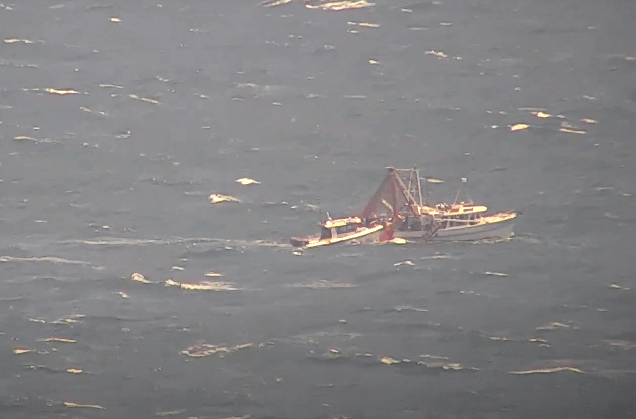 Marine Rescue Brunswick crew performs medical evacuation off Byron Bay ...