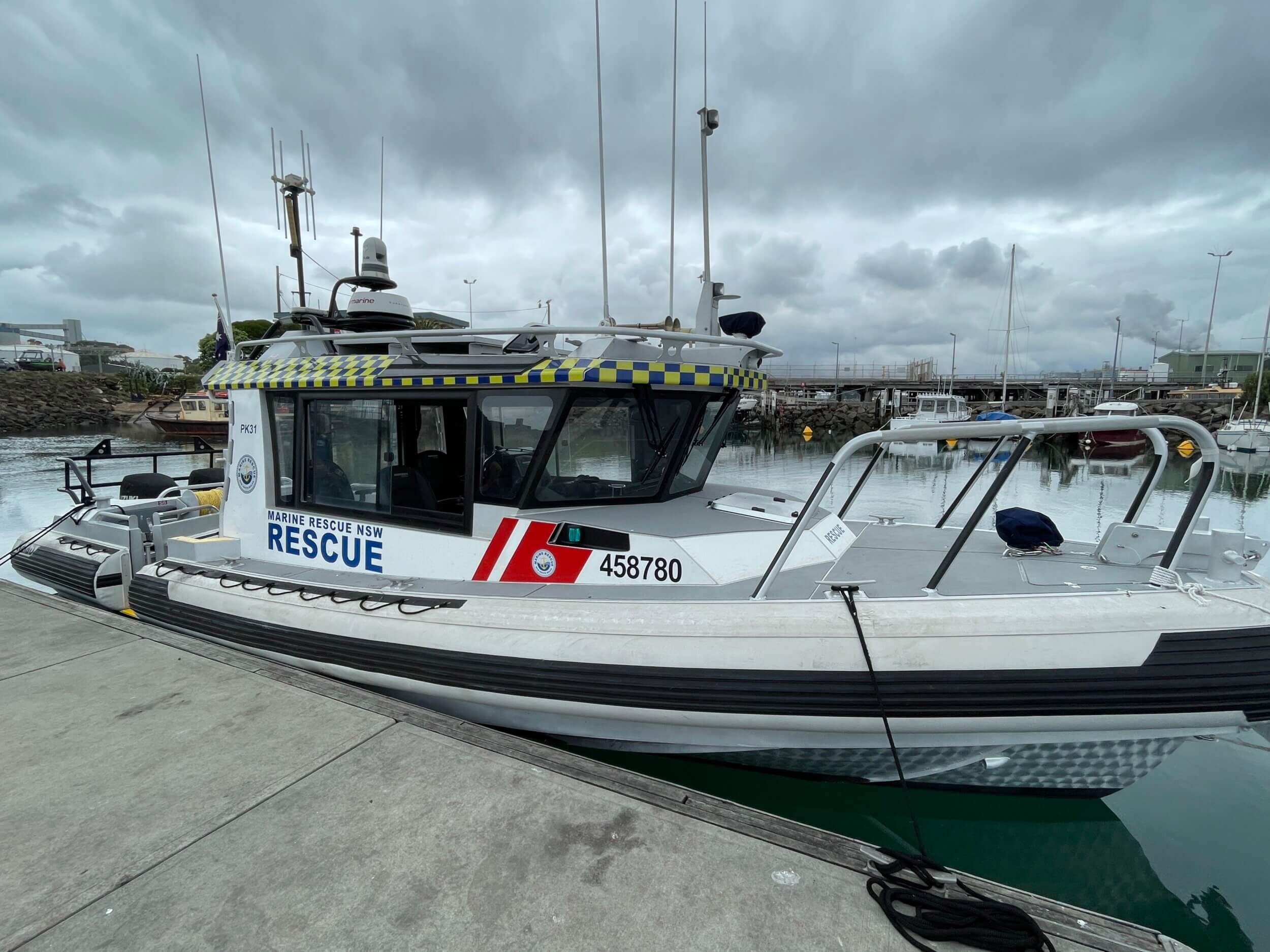 Marine Rescue NSW volunteers assist search for missing swimmer off ...