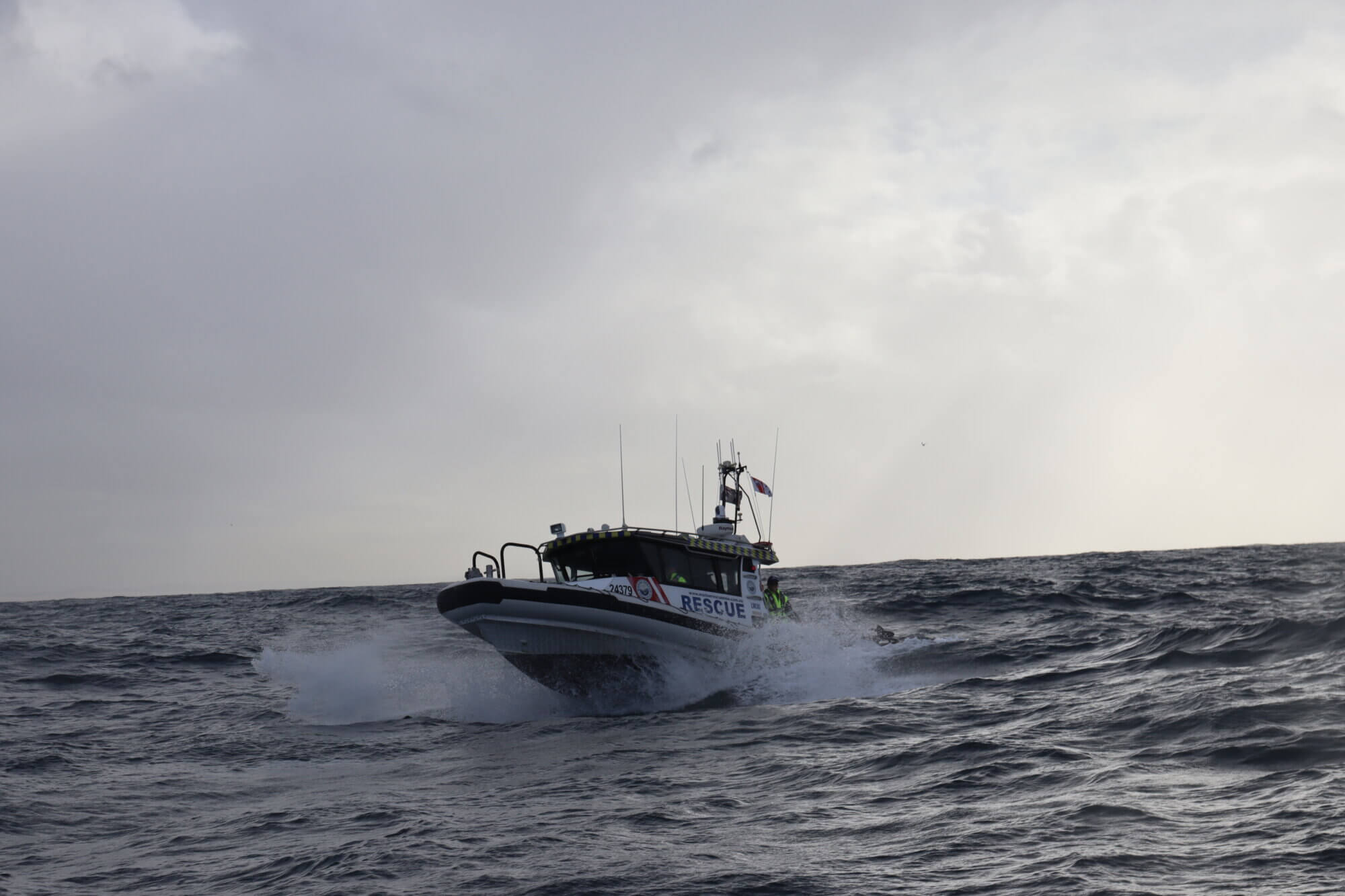 Marine Rescue NSW volunteers continue search for missing swimmer at ...