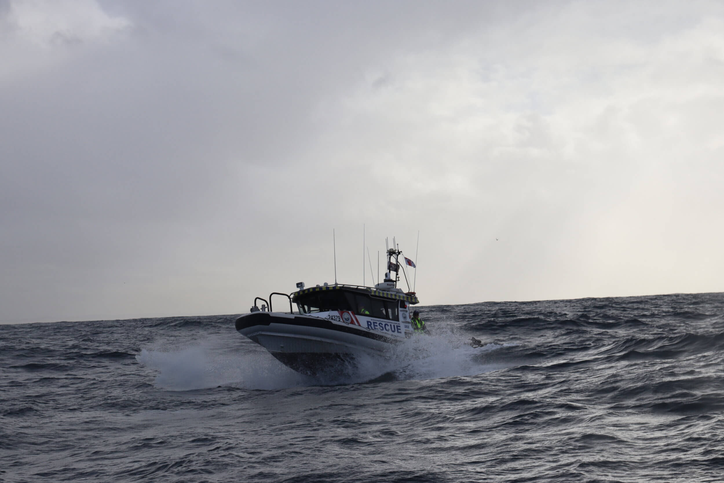 Marine Rescue NSW volunteers continue search for missing swimmer at ...